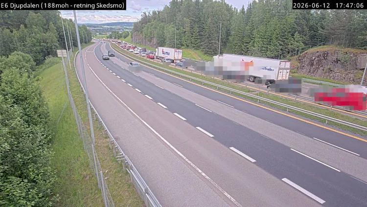 Kjedekollisjon på E6 i Lillestrøm - TV 2